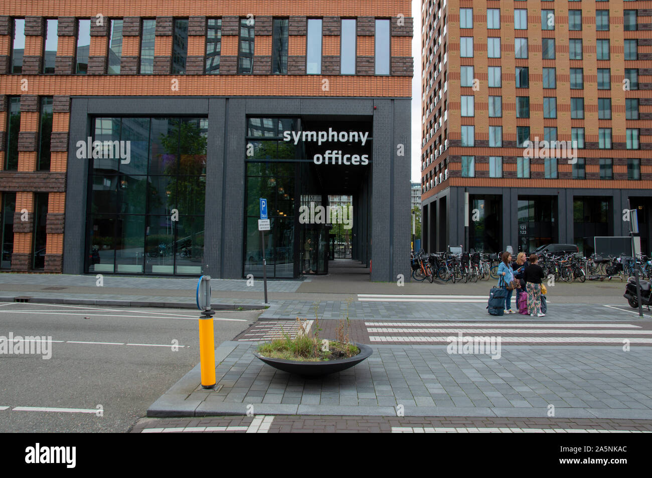 Symphony offices amsterdam hi-res stock photography and images - Alamy