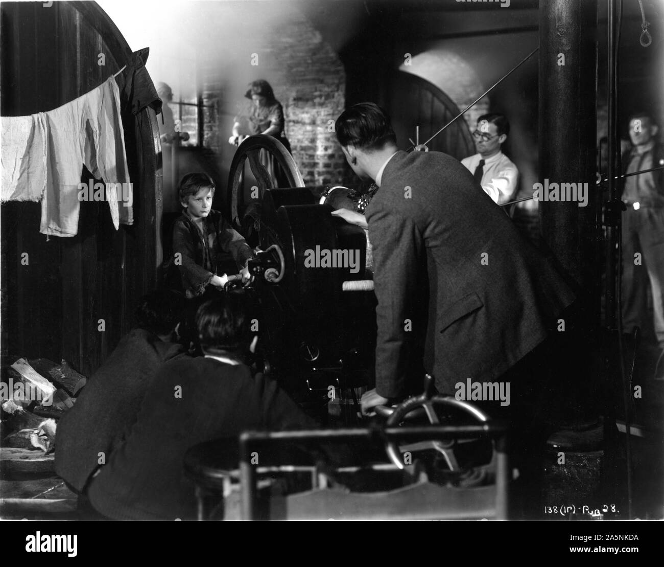 Film cameraman 1940s hi-res stock photography and images - Alamy