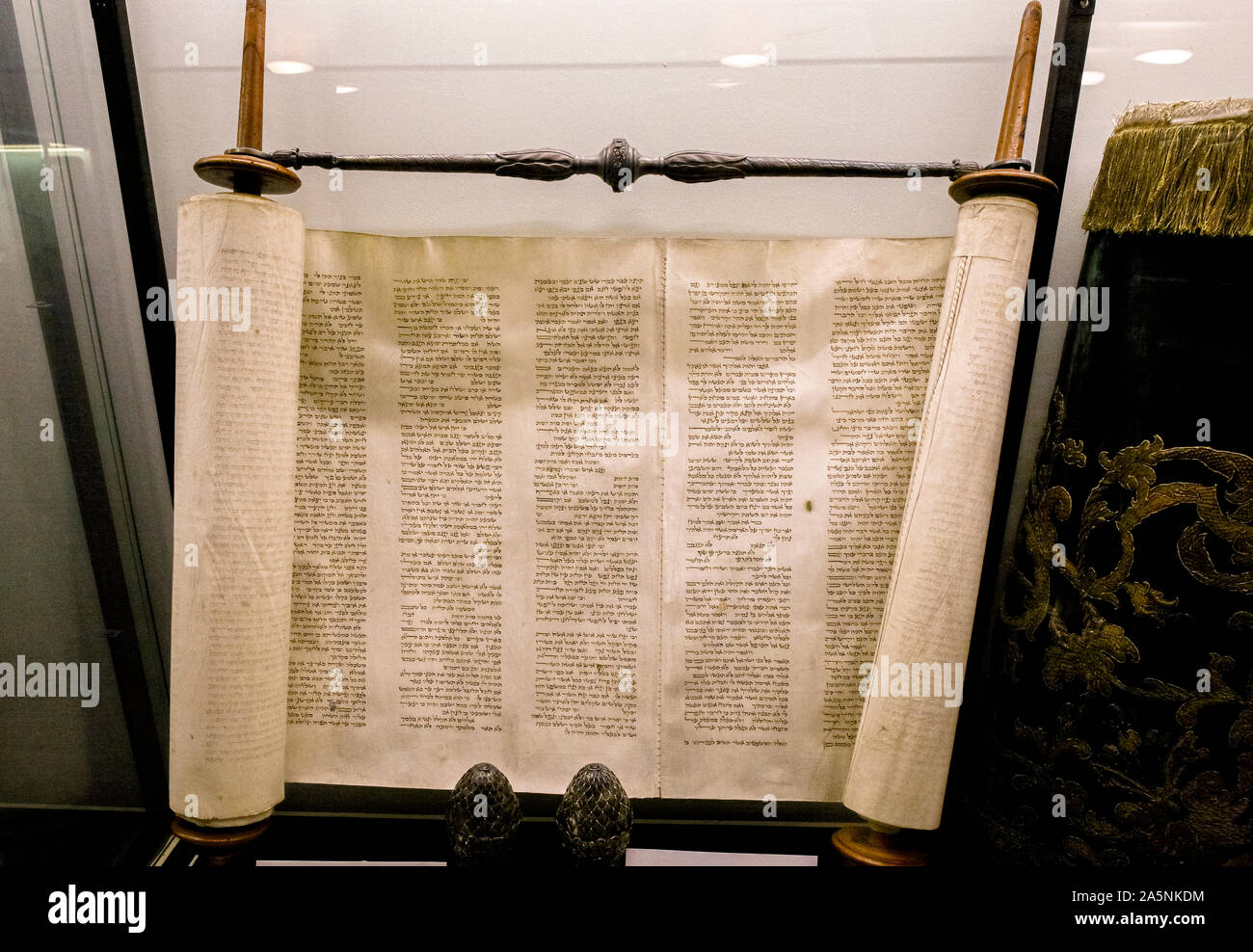 Italy Veneto Padua: Jewish Museum: Torah Scroll Stock Photo - Alamy