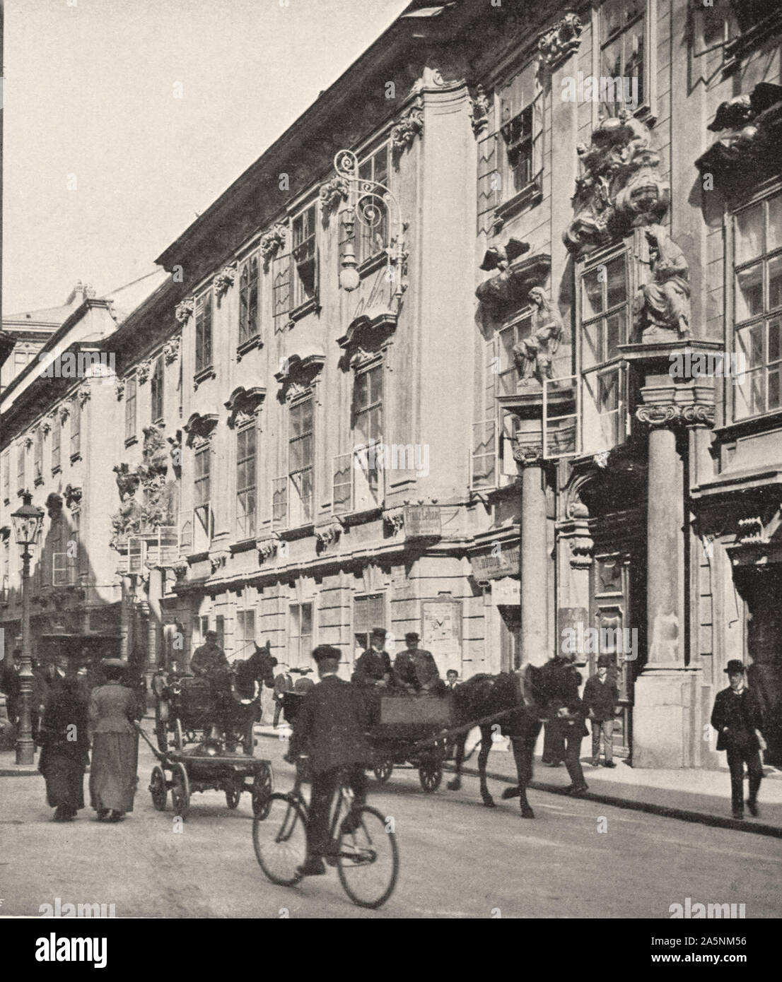 Altes rathaus vienna hi-res stock photography and images - Alamy