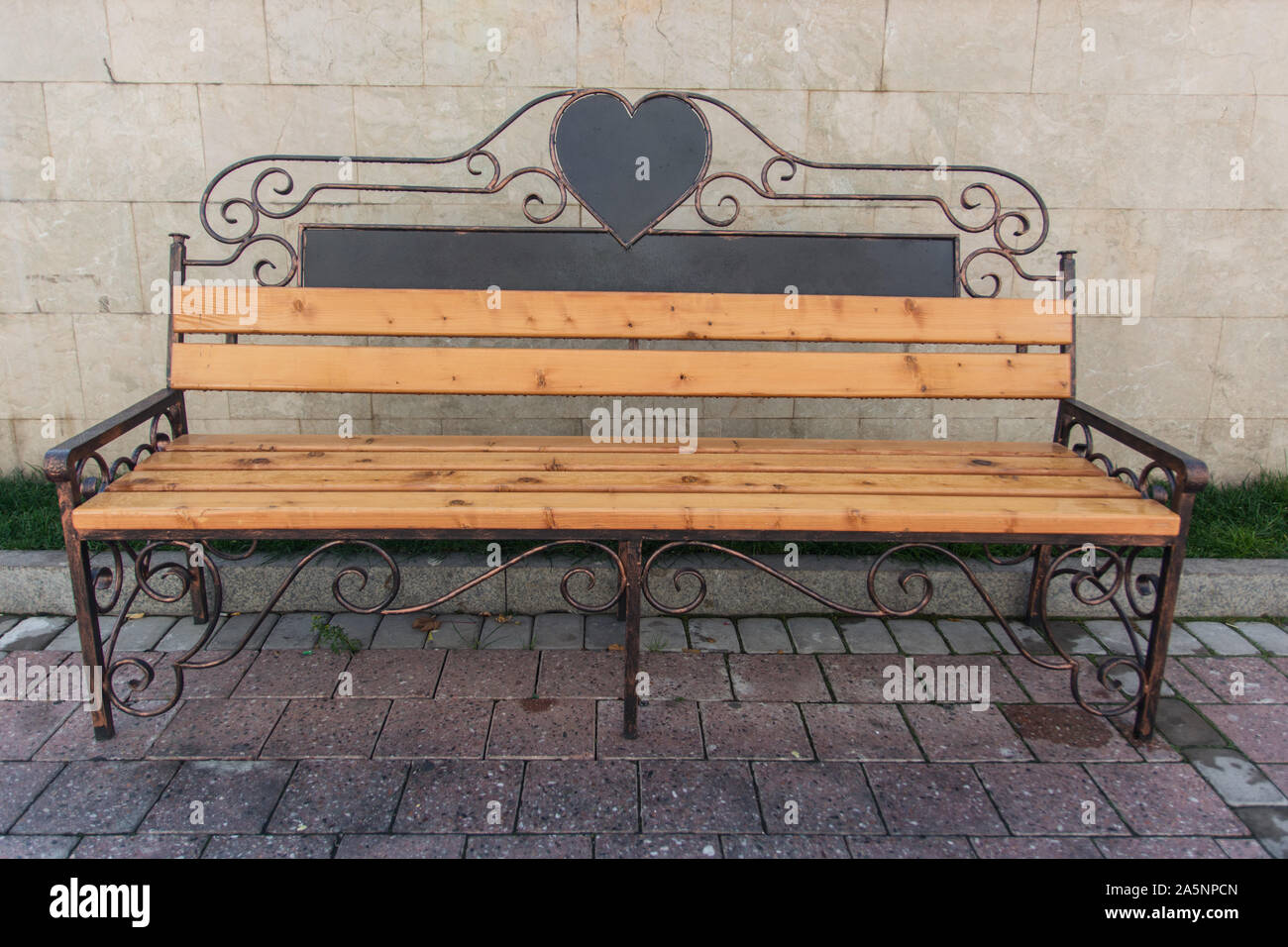 Bench with big heart contour (romantic, wood, bench Stock Photo - Alamy