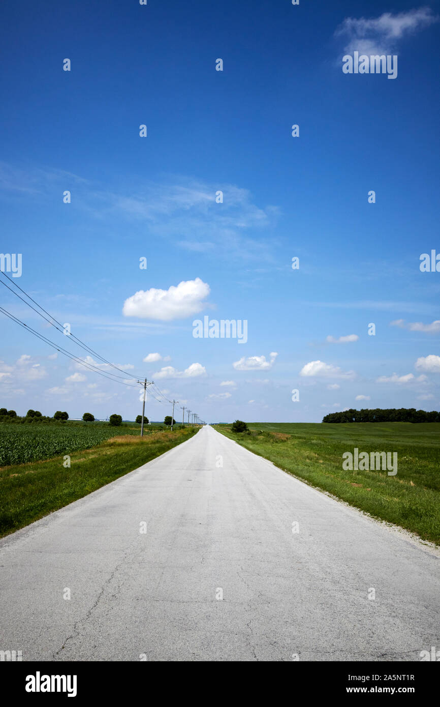 Country road indiana hi-res stock photography and images - Alamy