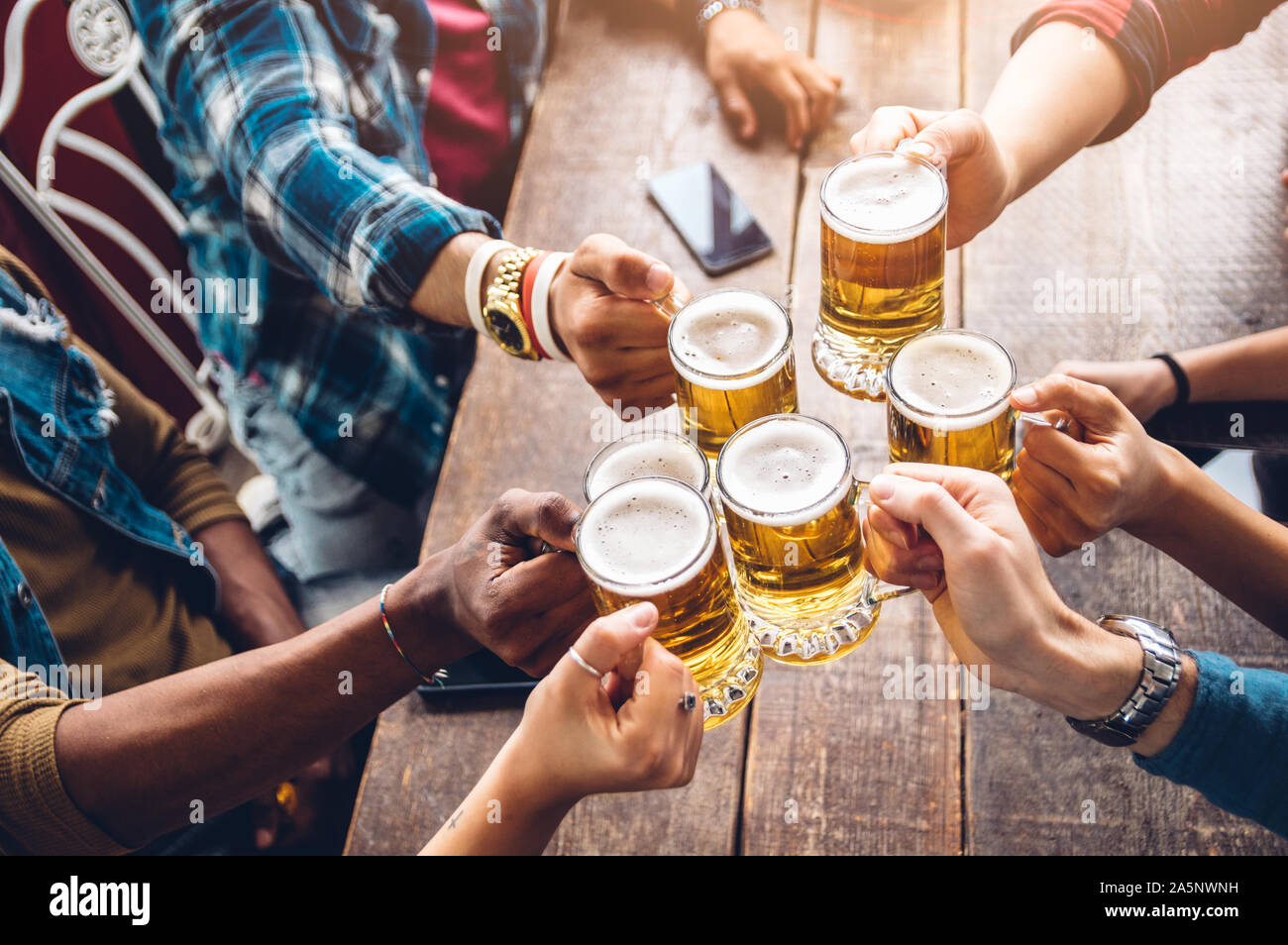 Cheers beer uk hi-res stock photography and images - Alamy