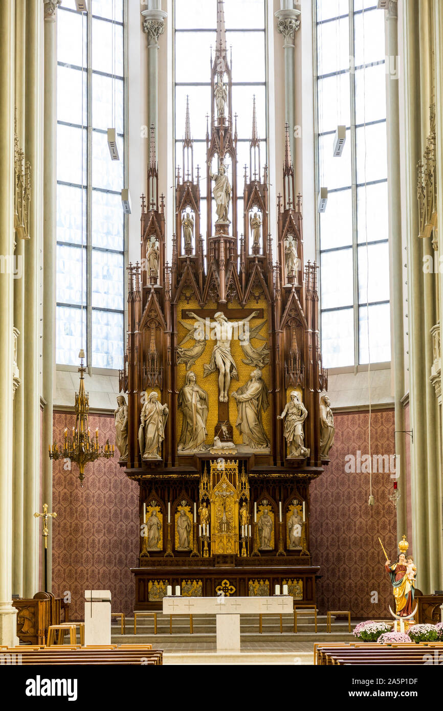 Christian altar decoration hi-res stock photography and images - Alamy