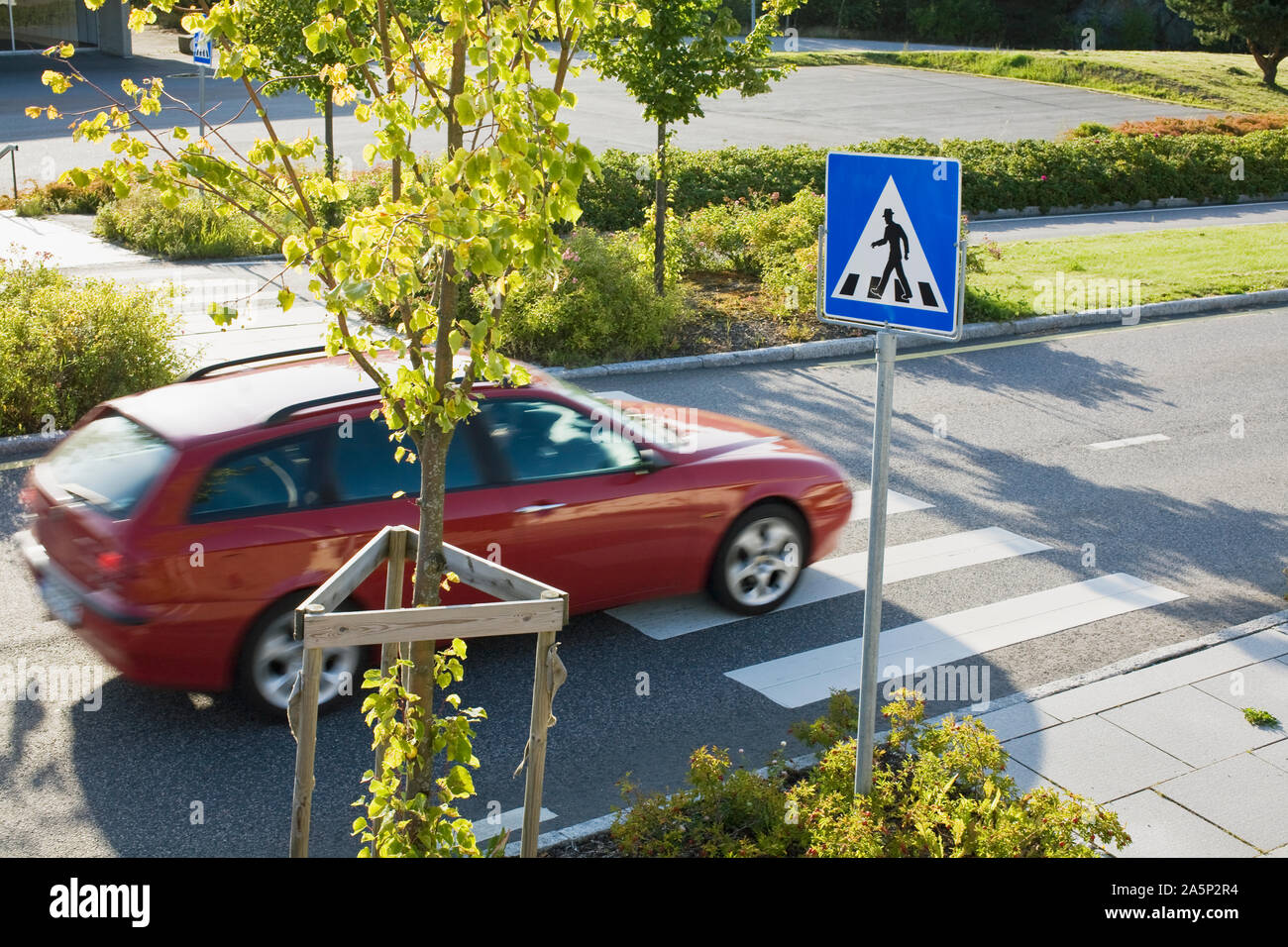 Norway pedestrian crossing sign hi-res stock photography and images - Alamy