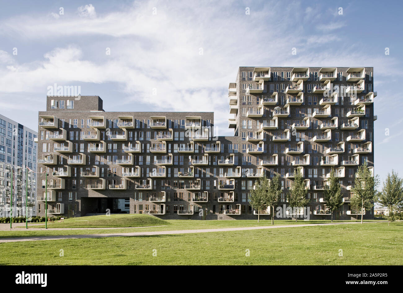 Modern blocks of flats hi-res stock photography and images - Alamy