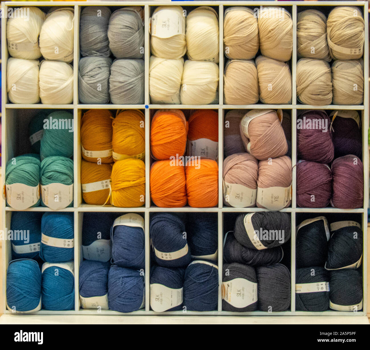 Display of fabric hi-res stock photography and images - Alamy
