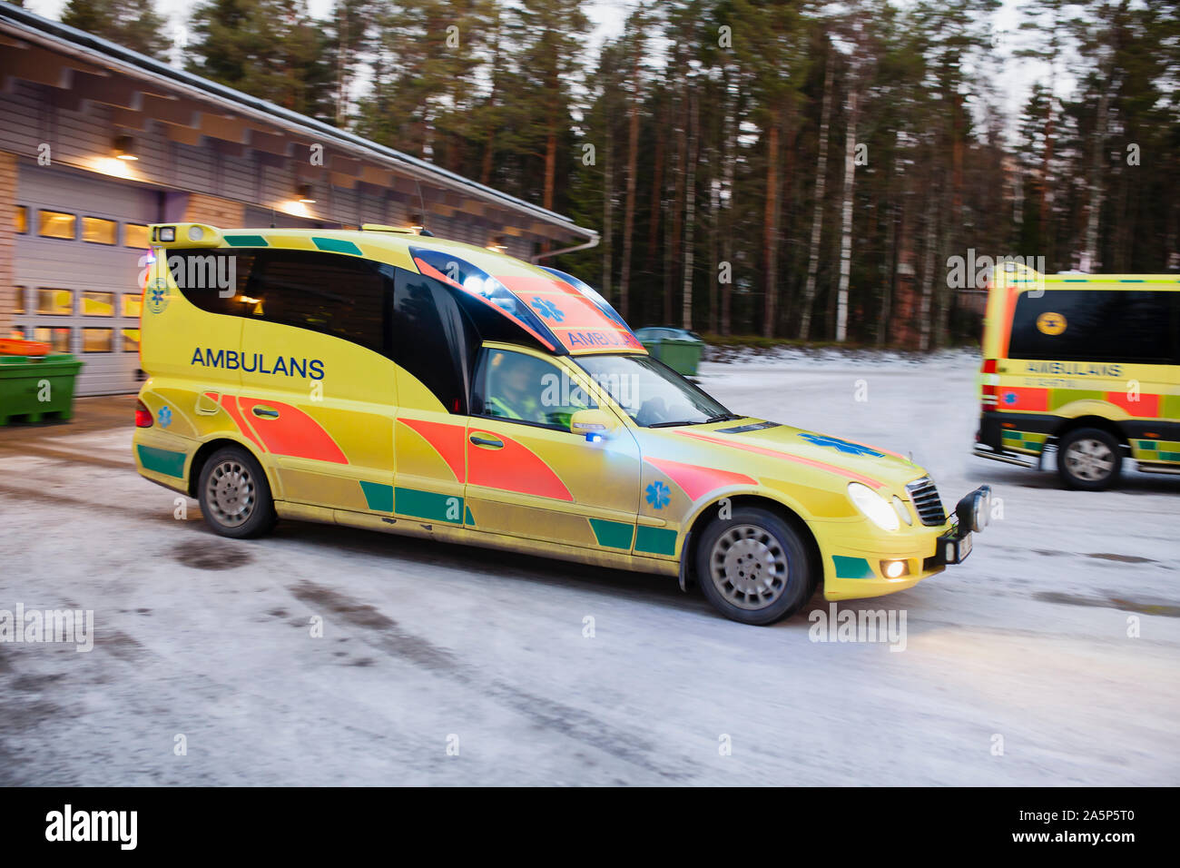 Ambulance garage hi-res stock photography and images - Alamy