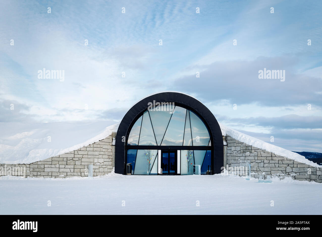 Modern building in winter hi-res stock photography and images - Alamy