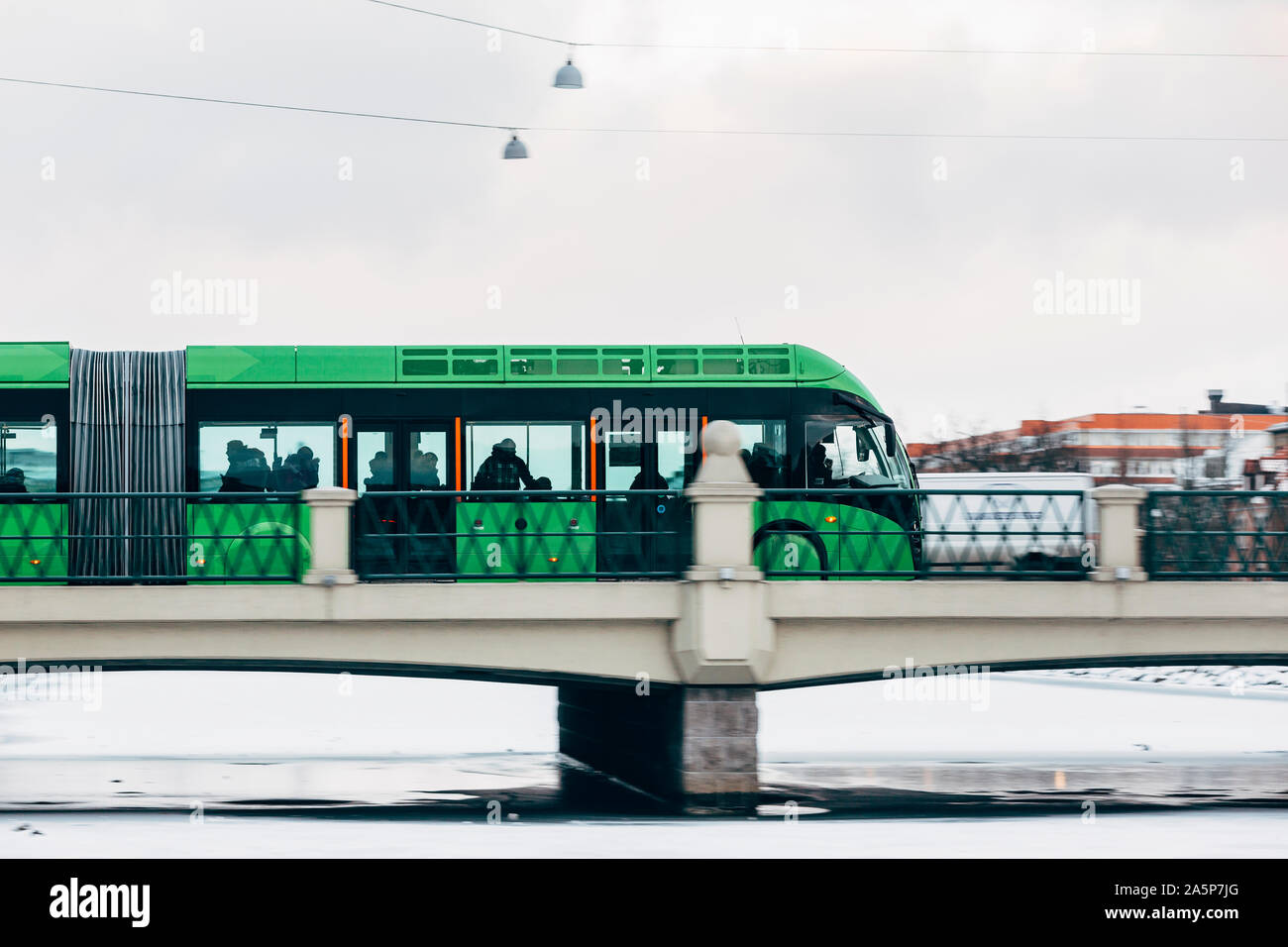 Bus on bridge hi-res stock photography and images - Alamy