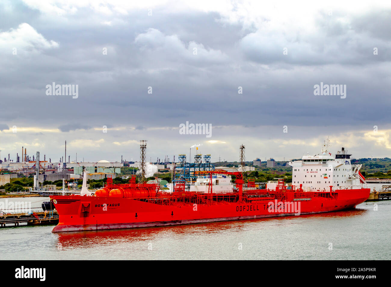 Tankers ship bow hi-res stock photography and images - Alamy