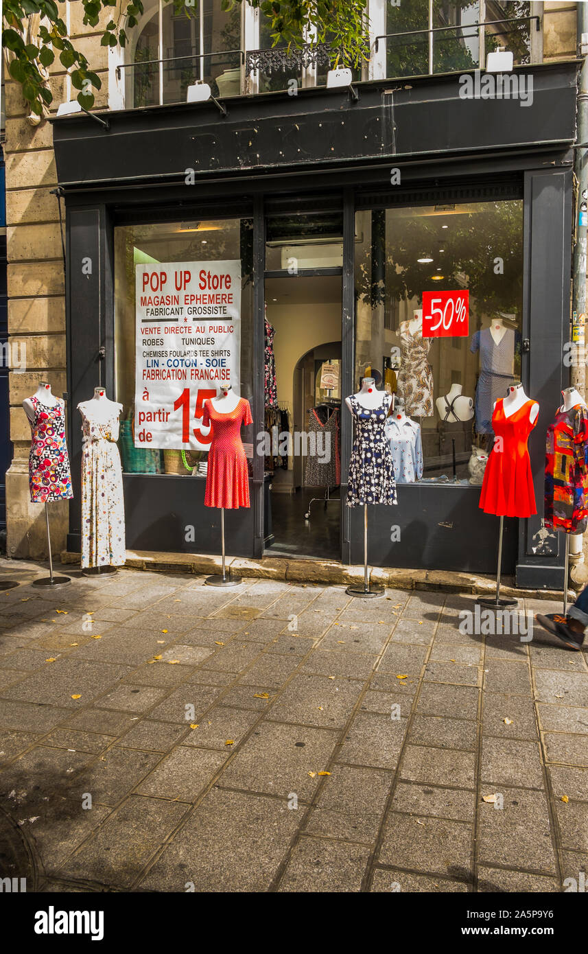 Pop up store hi-res stock photography and images - Alamy