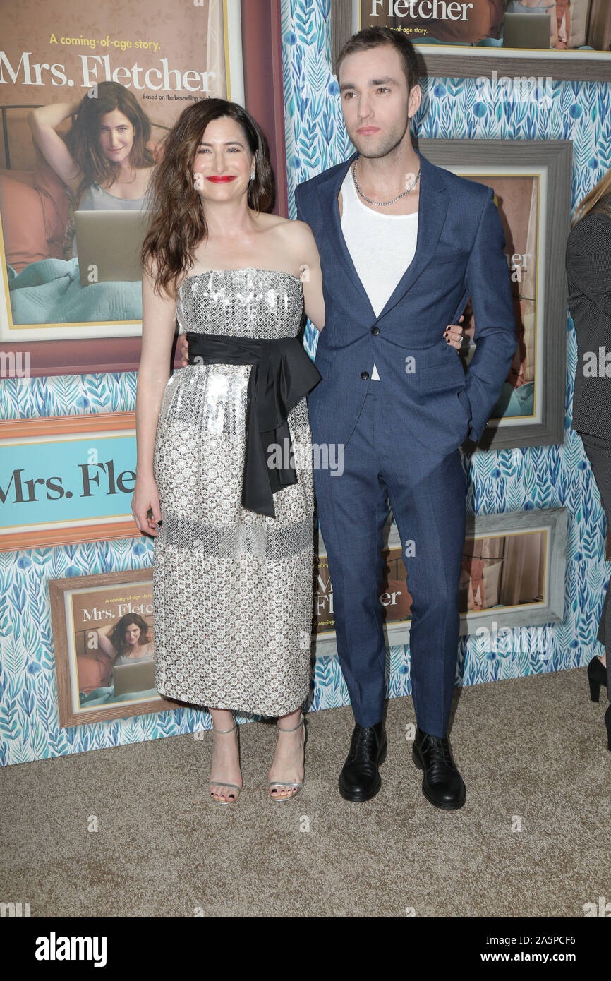 Mrs Fletcher Kathryn Hahn High Resolution Stock Photography and Images ...