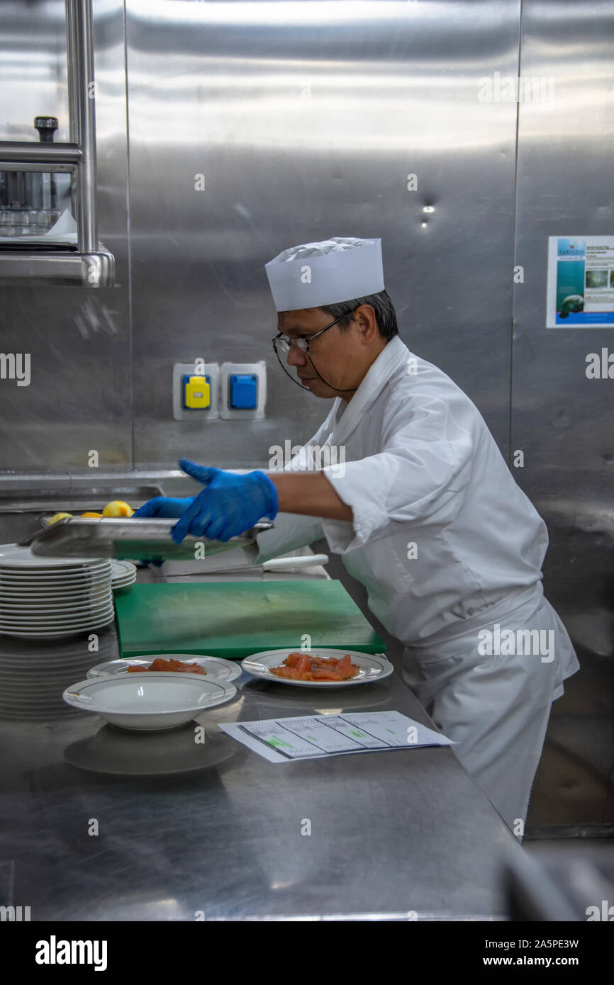Food preparation workers hi-res stock photography and images - Alamy