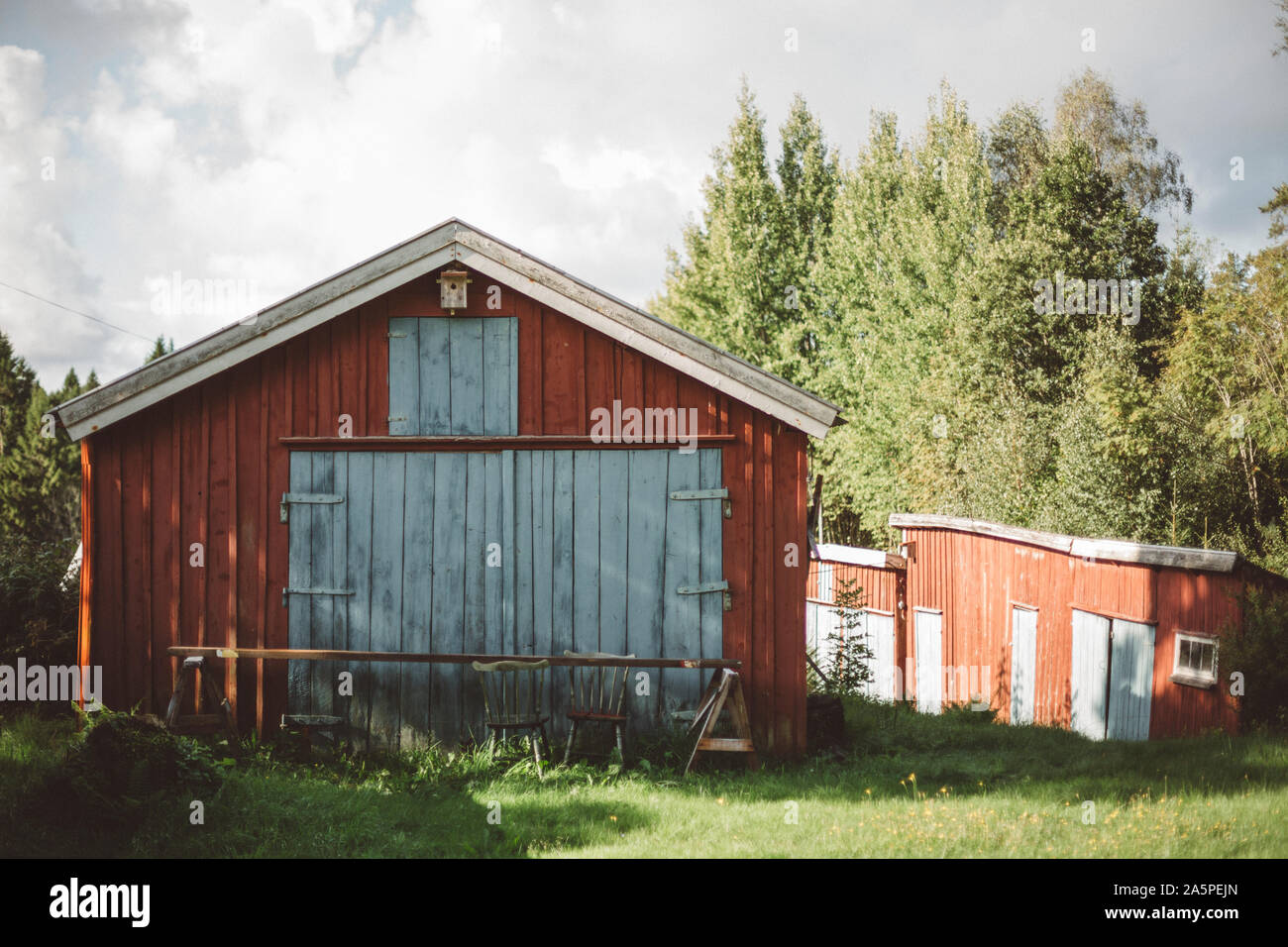 Exterior of wooden barn Stock Photo - Alamy