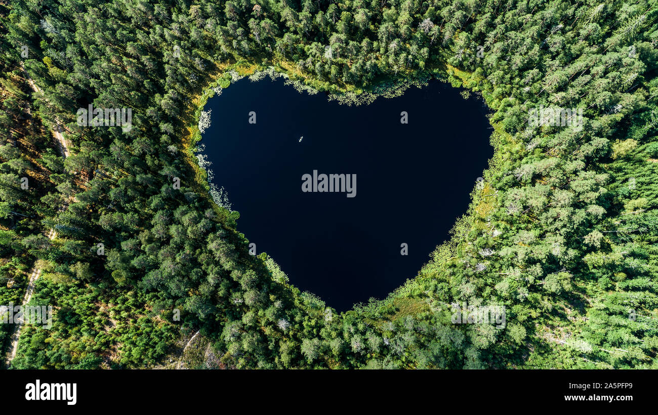 Green heart shape hi-res stock photography and images - Alamy