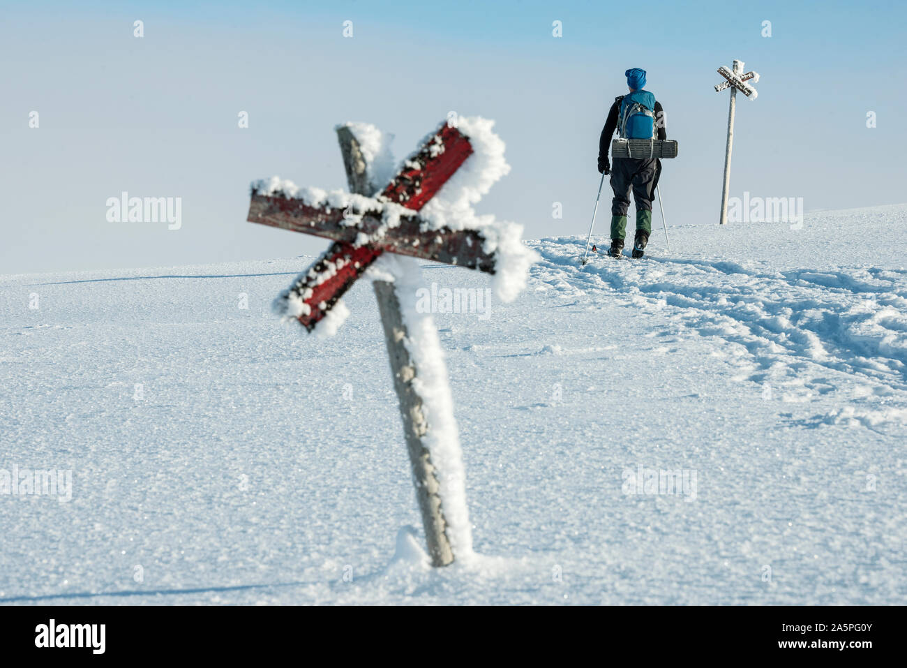 Trail marking sign Stock Photo - Alamy