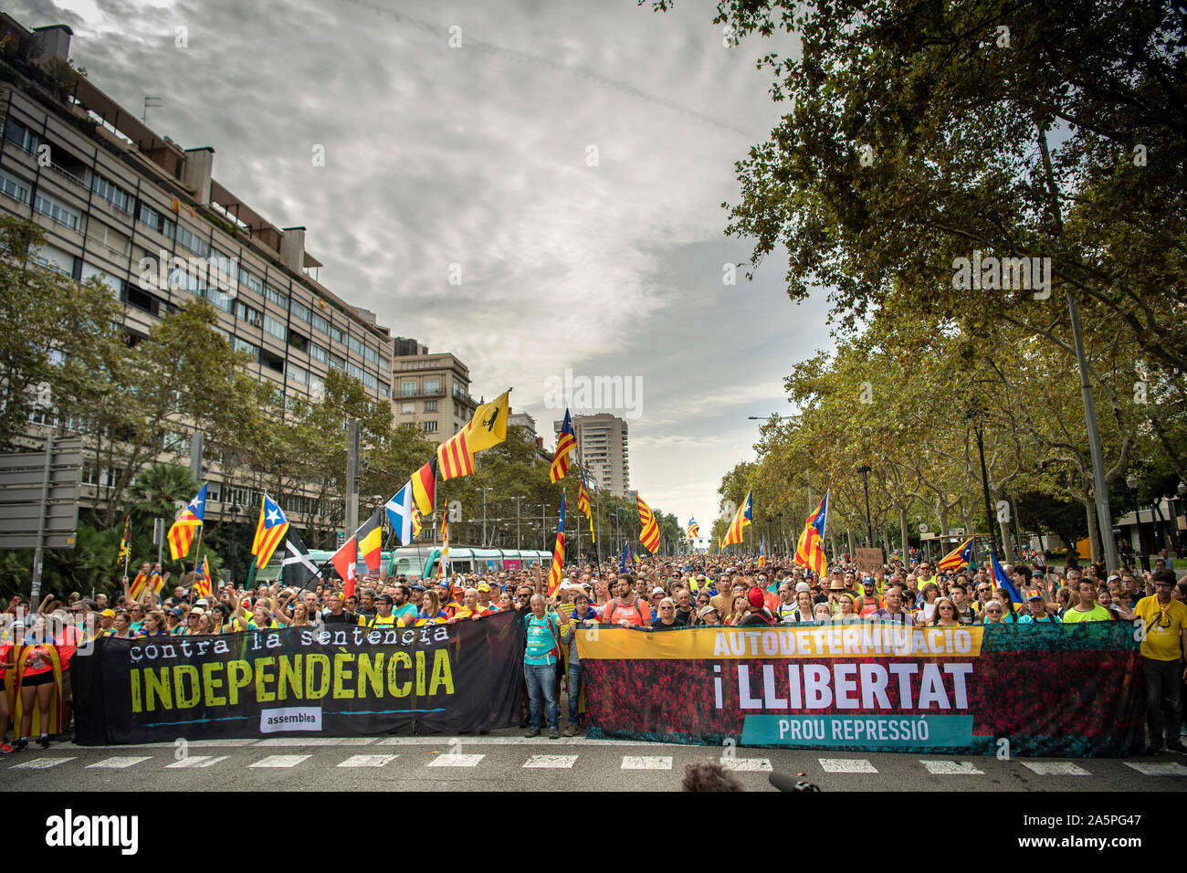 October 18 protest hi-res stock photography and images - Alamy