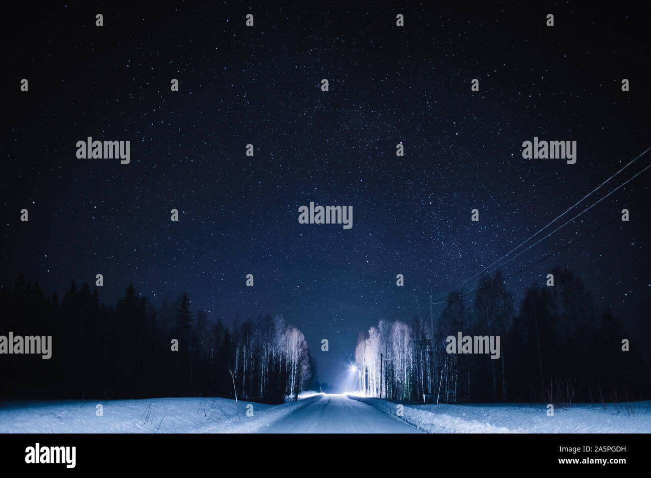 Empty road at starry night hi-res stock photography and images - Alamy