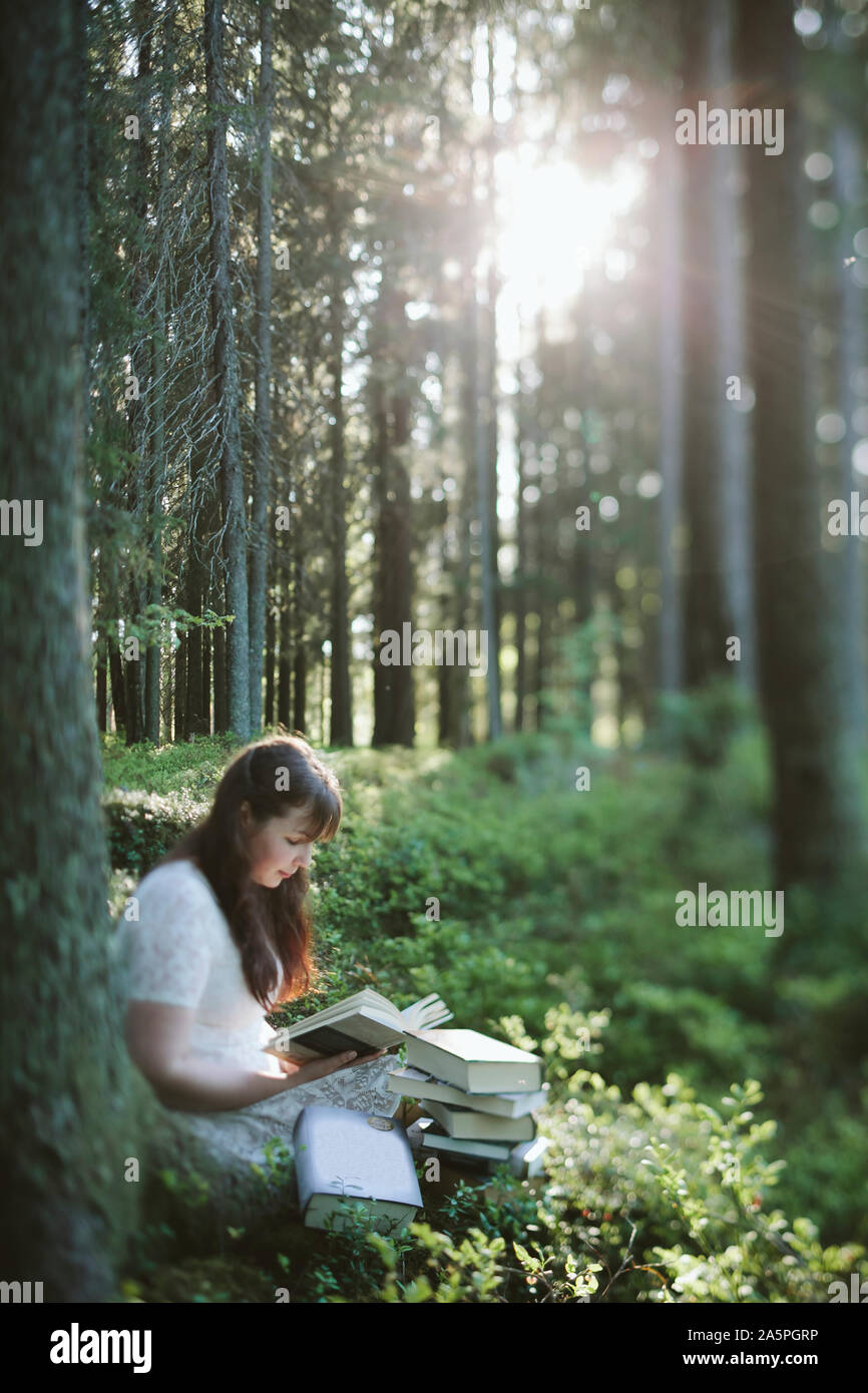 Reading the forest hi-res stock photography and images - Alamy
