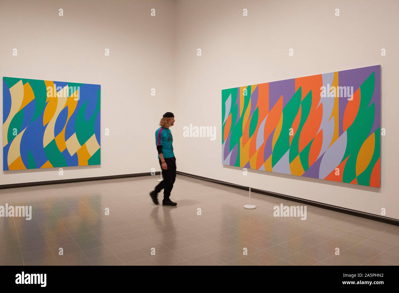 Bridget riley art hi-res stock photography and images - Alamy