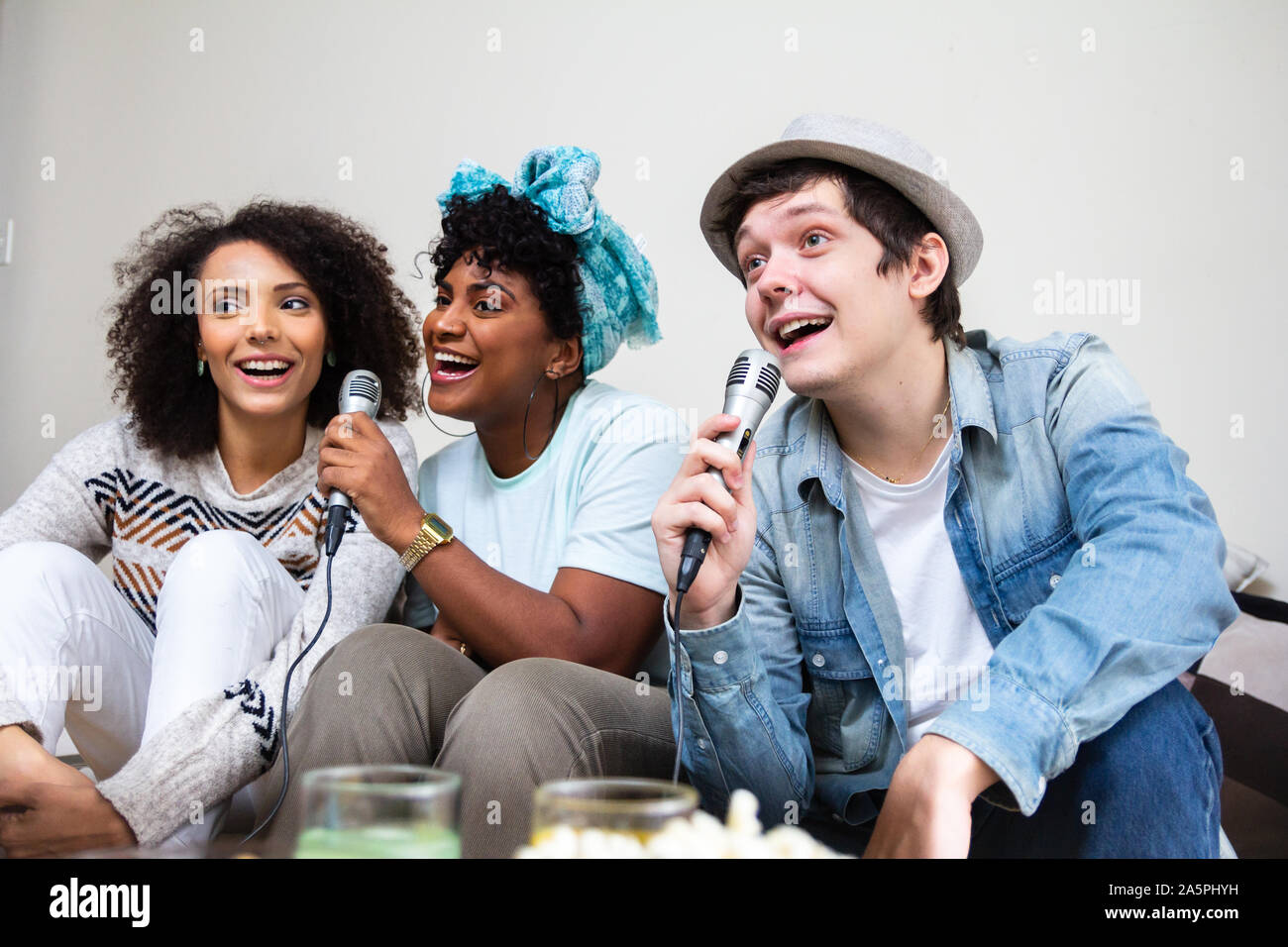 Rommates hi-res stock photography and images - Alamy