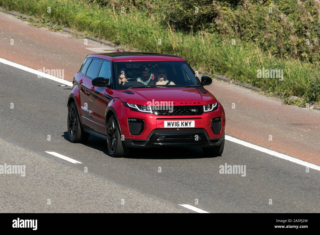 R rover evoque hse dyn td hi-res stock photography and images - Alamy