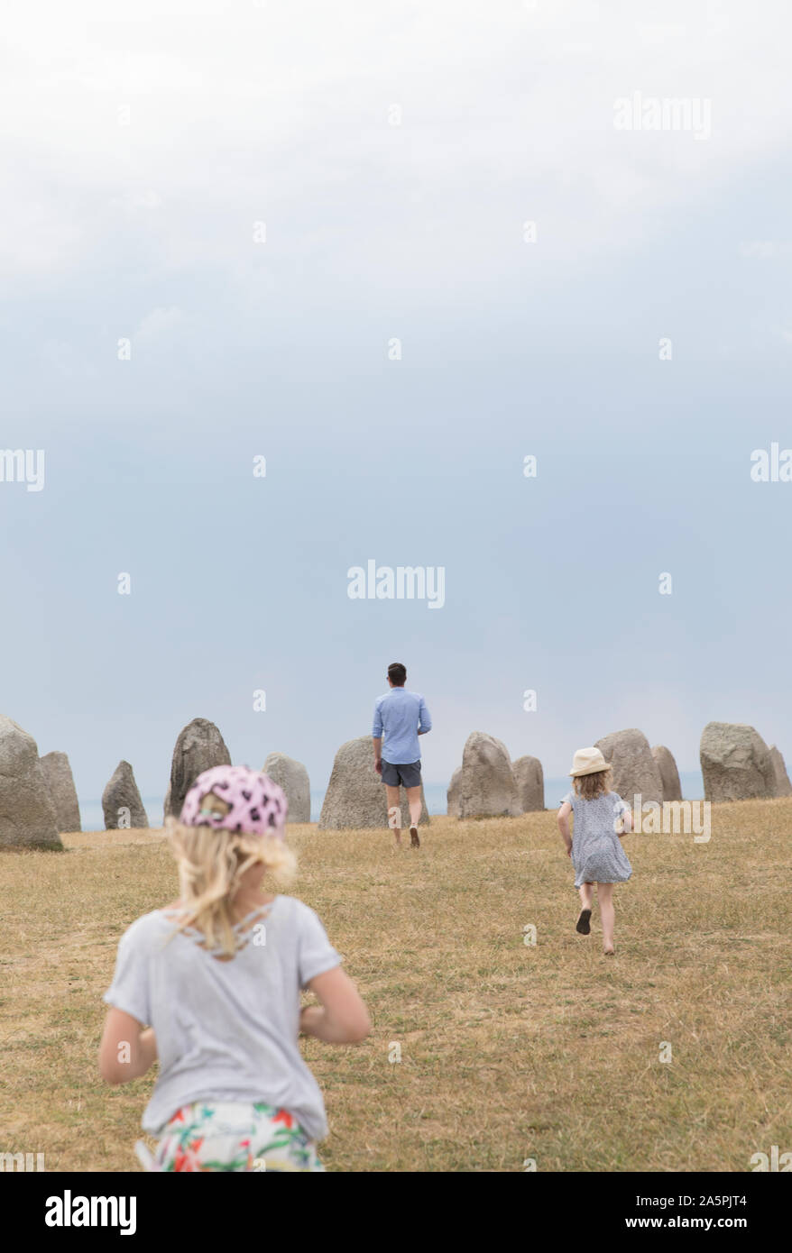 Stone age man family hi-res stock photography and images - Alamy