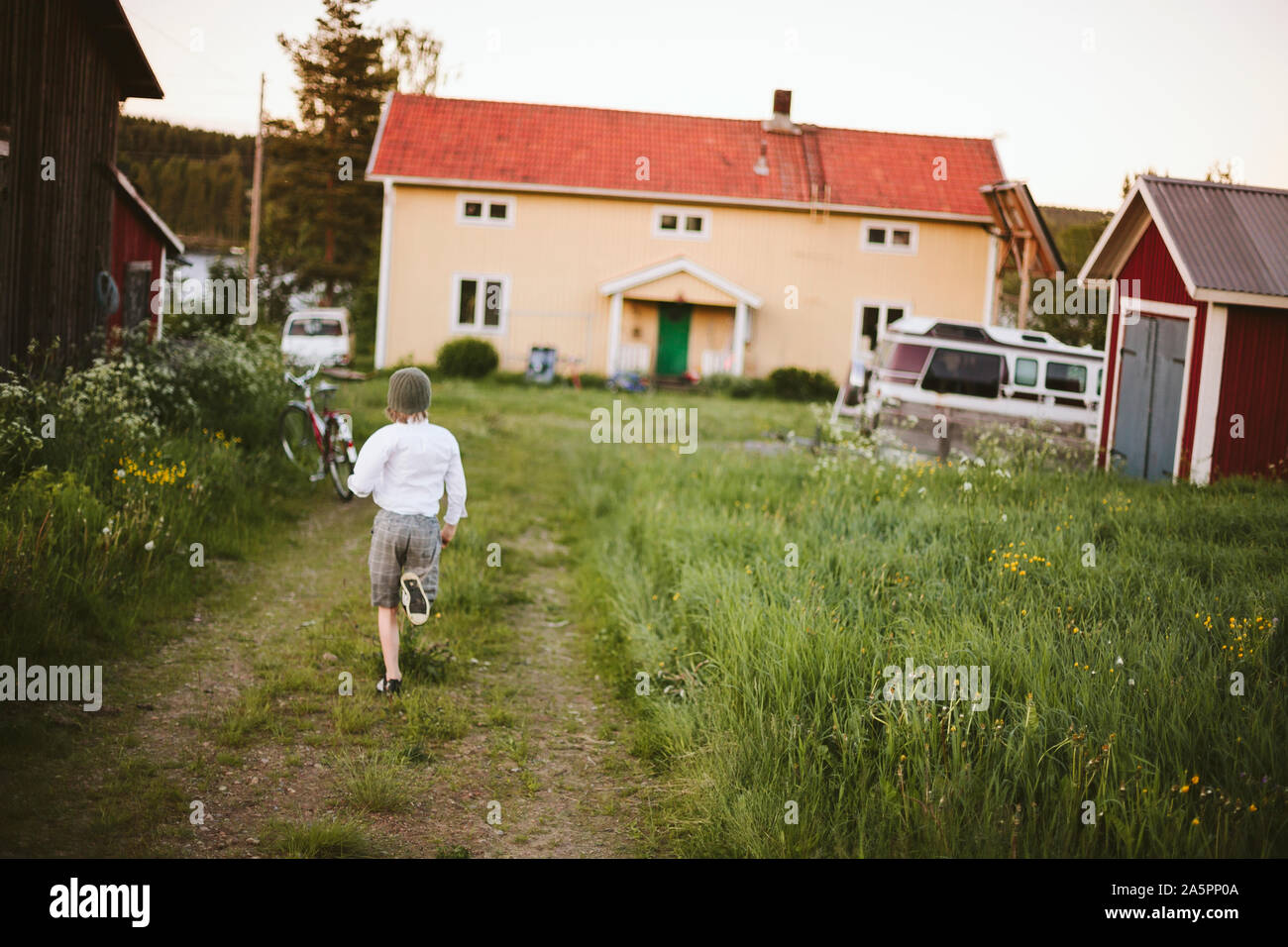 Towards home hi-res stock photography and images - Alamy