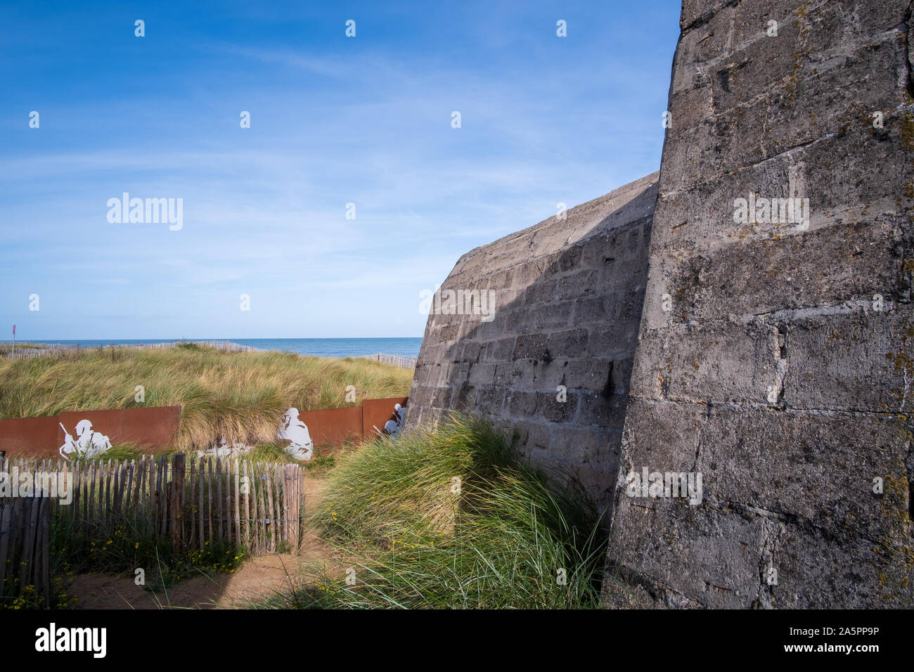 Juno beach memorial hi-res stock photography and images - Alamy