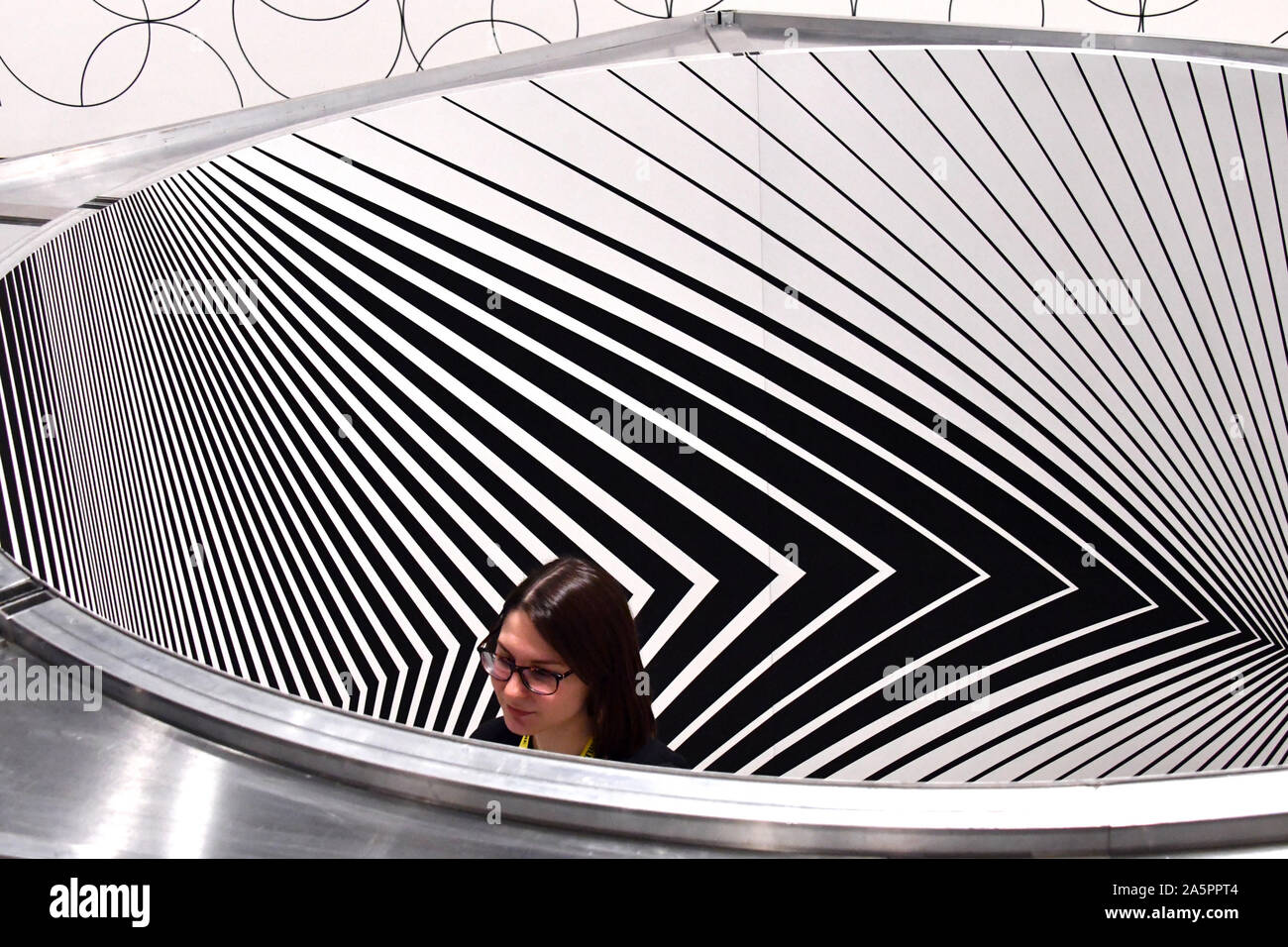 Bridget riley continuum hi-res stock photography and images - Alamy