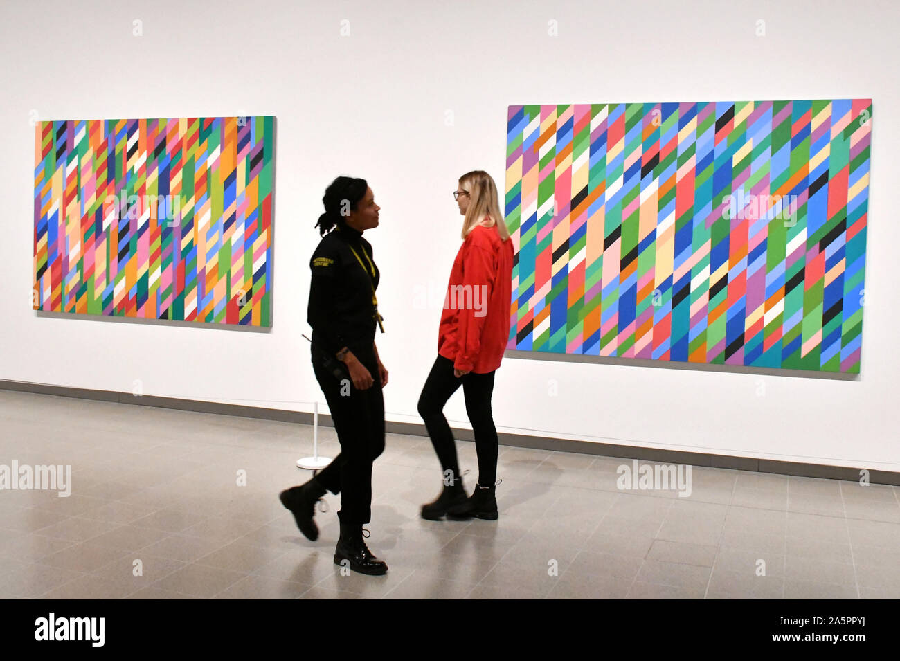 Bridget riley high sky hi-res stock photography and images - Alamy