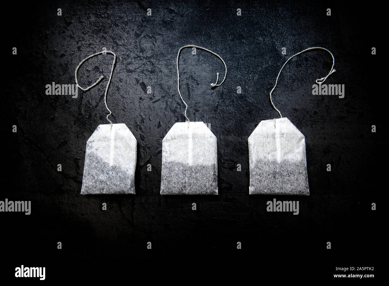 Row of tea bags hi-res stock photography and images - Alamy