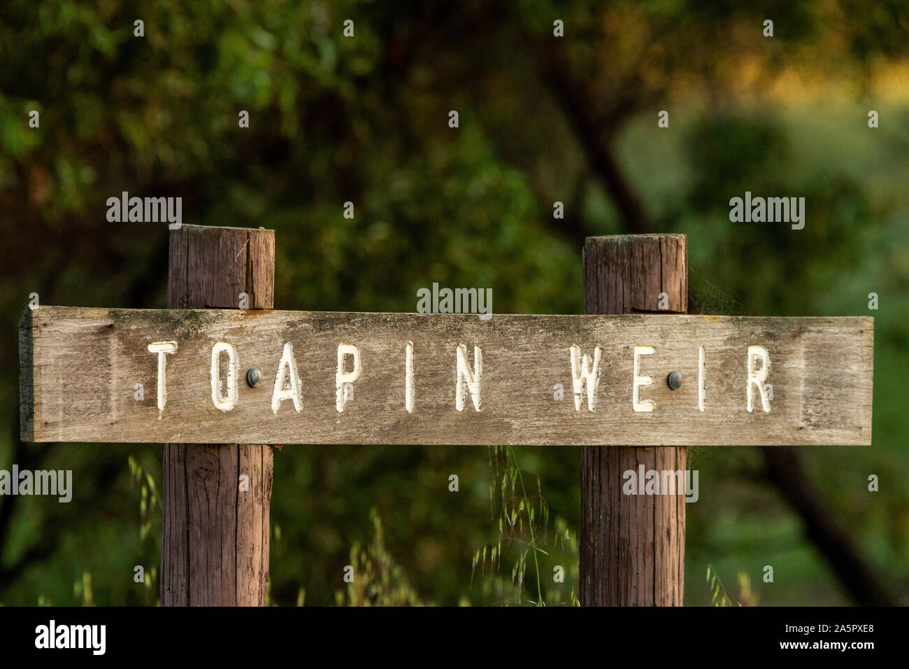Toapin Weir sign, at the entrance of Toapin Weir camping area ...