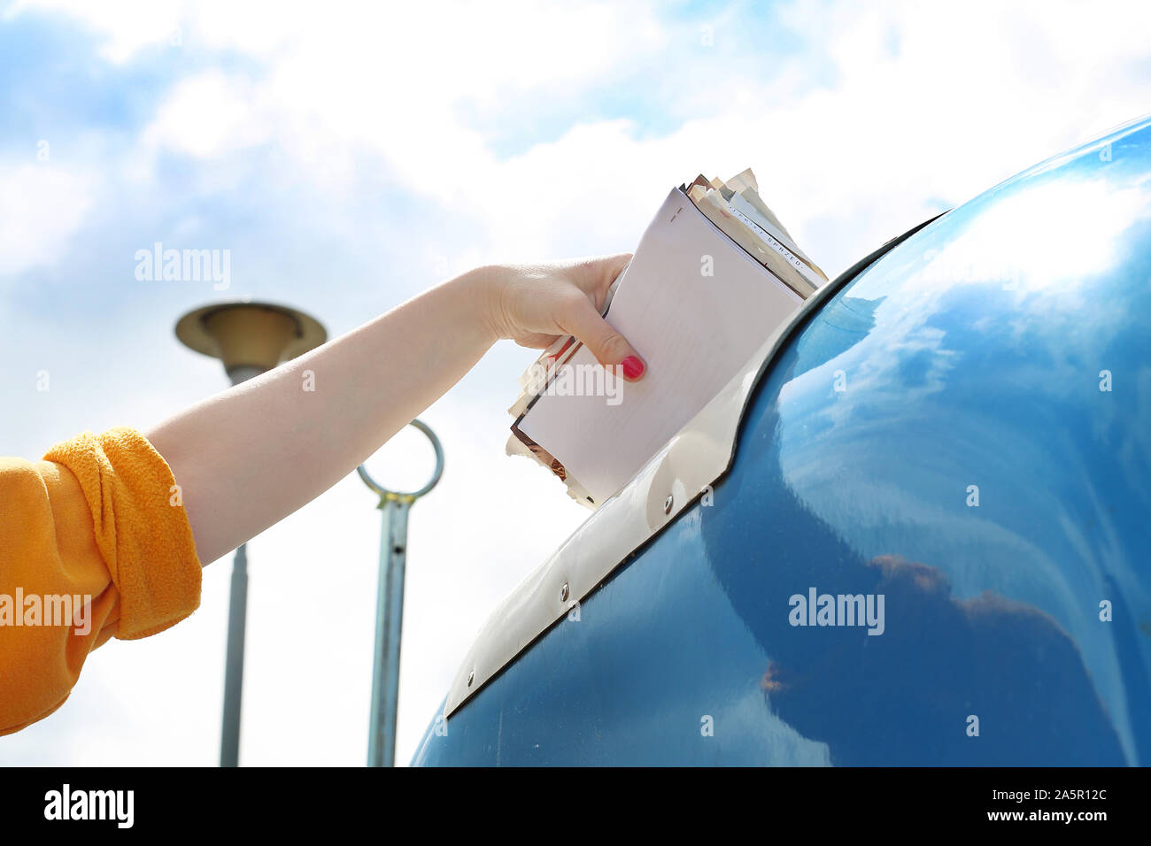 Rubbish waste recycling segregation metal hi-res stock photography and ...