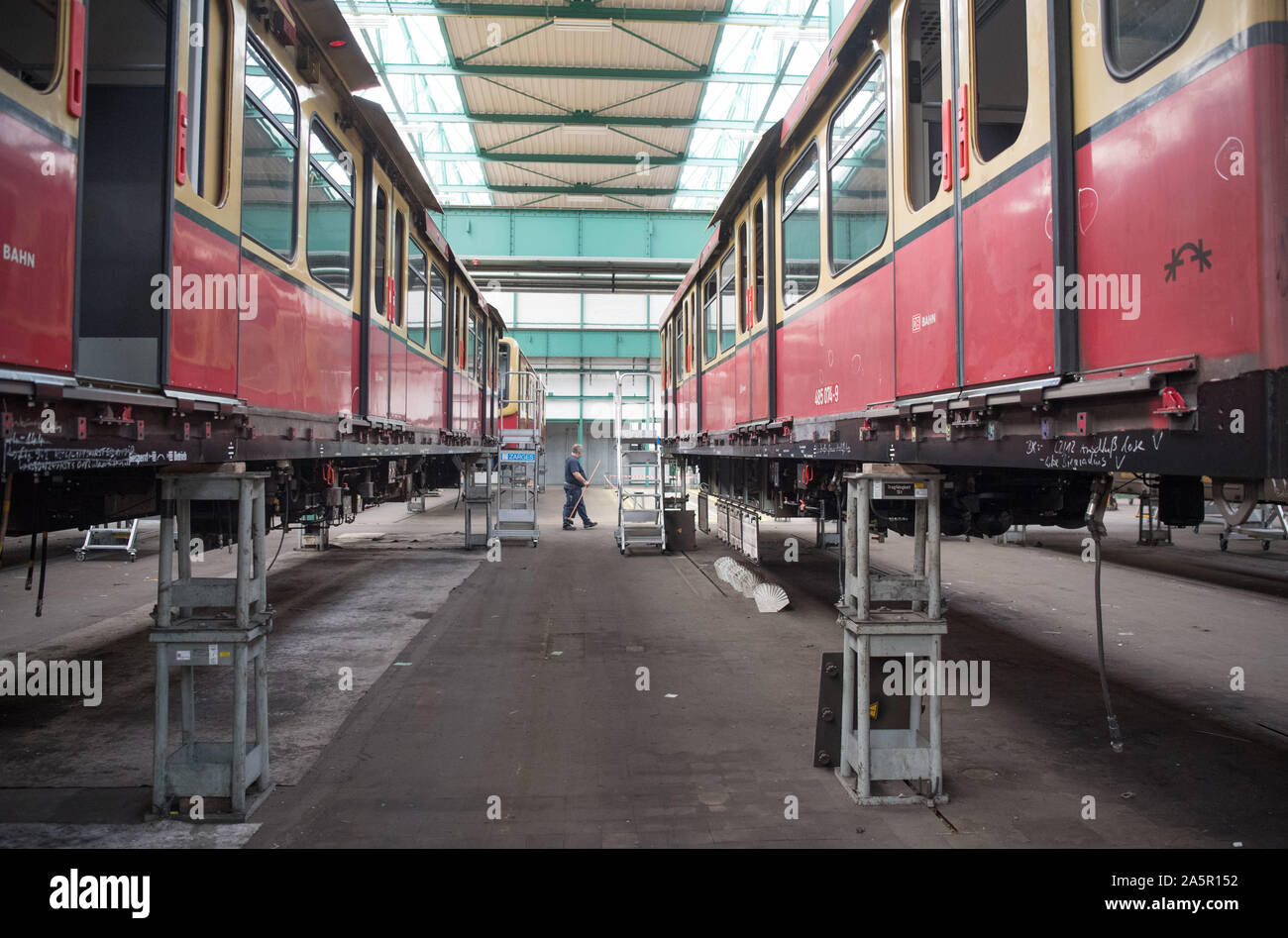 Berlin, Germany. 22nd Oct, 2019. Class 481 S-Bahn trains are in service ...
