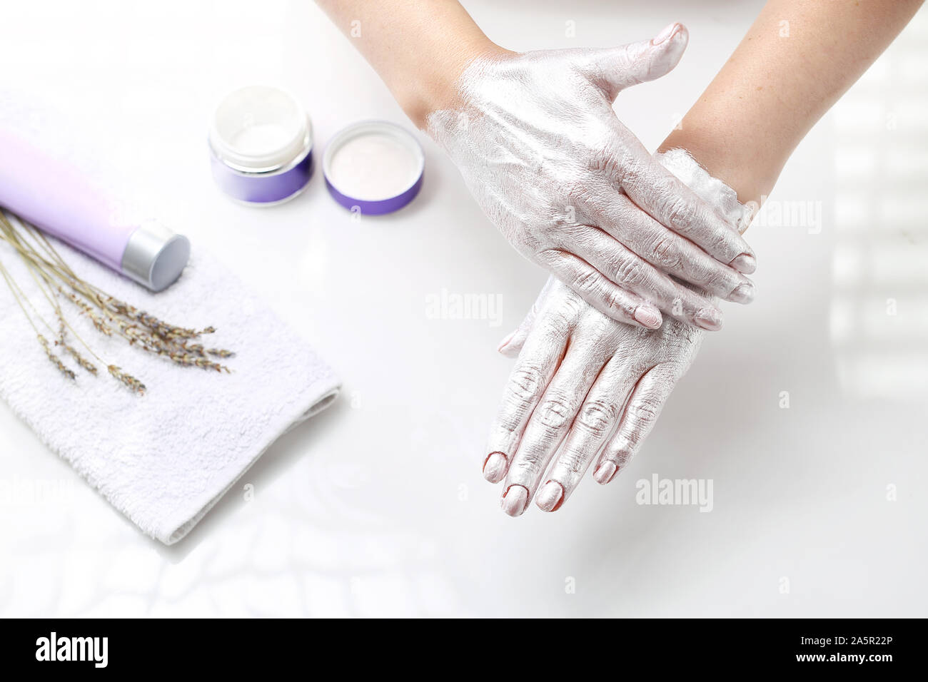 Bath hands hi-res stock photography and images - Alamy