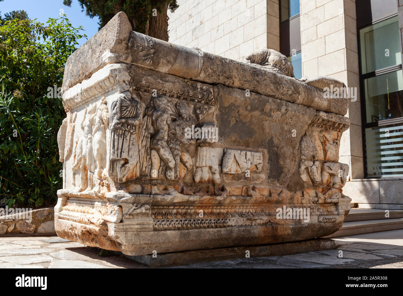 Marble sarcophagus at Delphi Museum, Greece Stock Photo - Alamy Marble sarcophagus at Delphi Museum, Greece Stock Photo - Alamy
