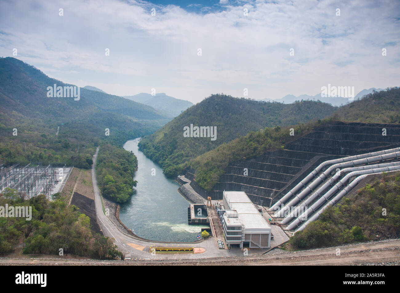 Lake at srinakarin dam hi-res stock photography and images - Alamy