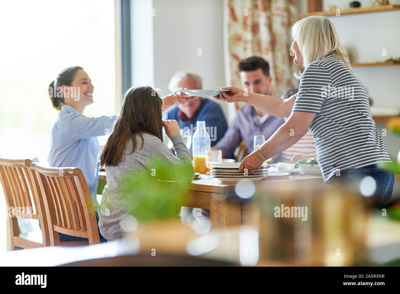 Family dining table hi-res stock photography and images - Alamy
