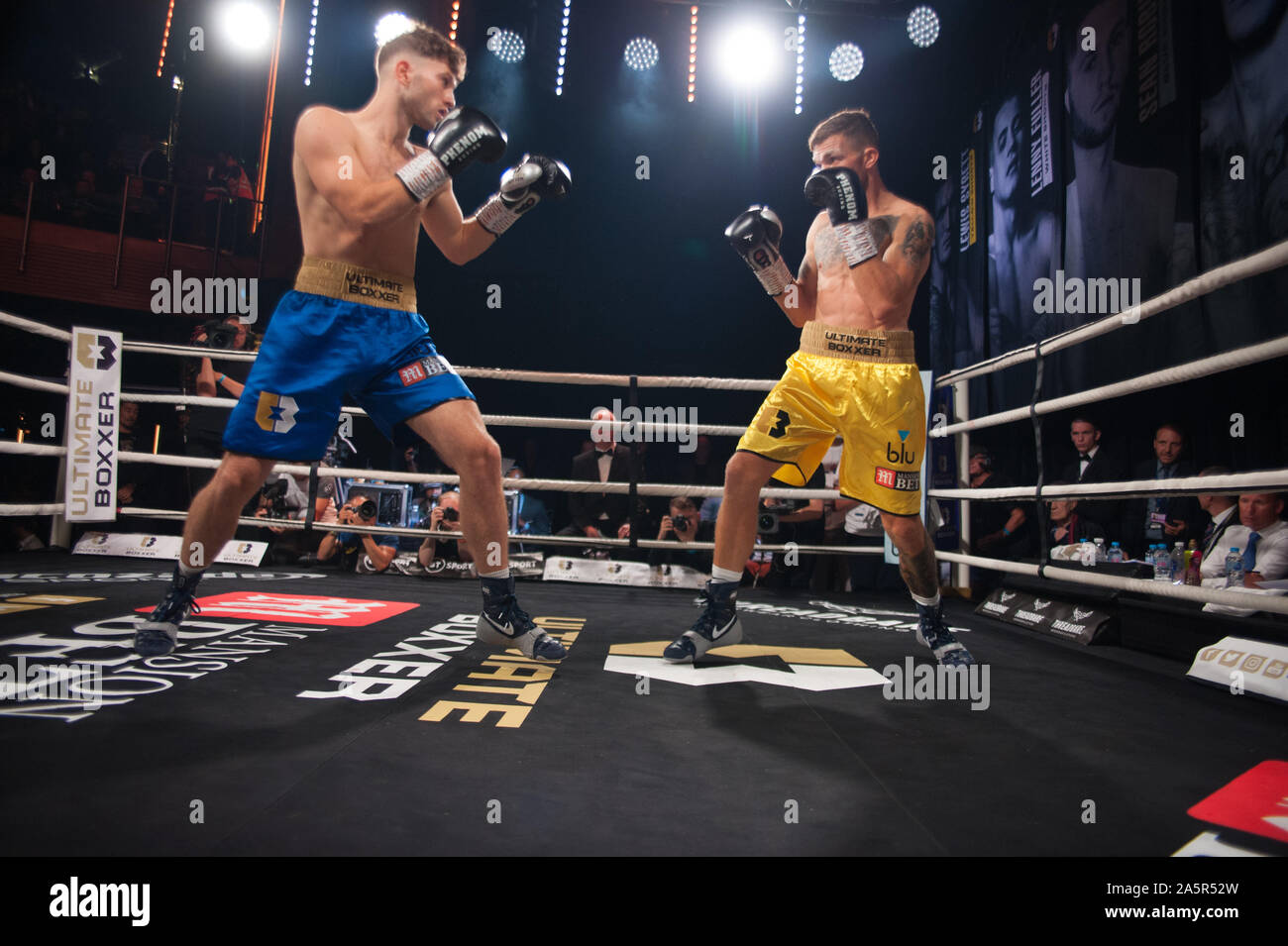 Ultimate Boxxer V, boxers fight for the title of Ultimate Boxxer V, at ...