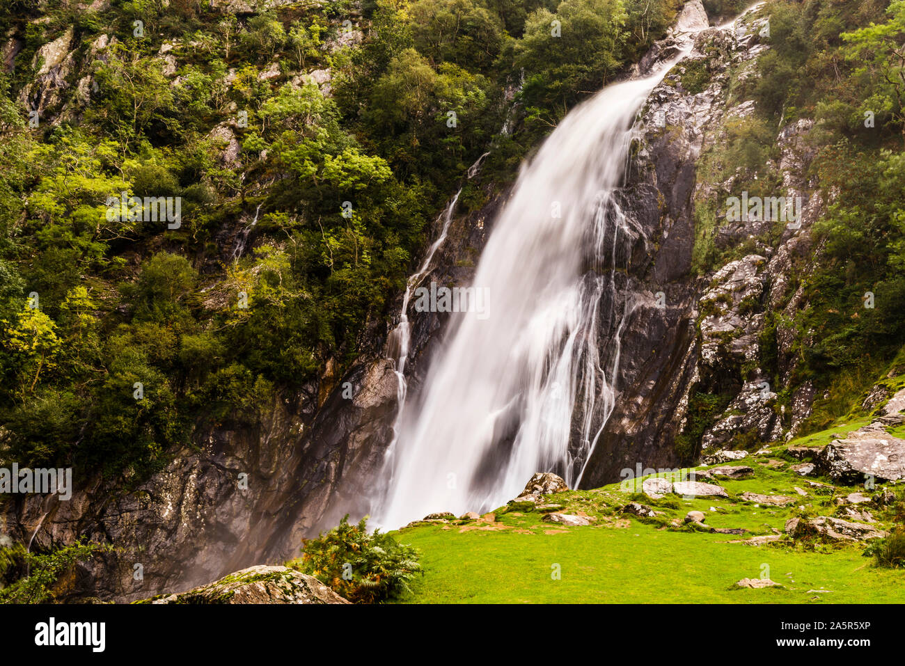 Close up of Aber Falls, Abergwyngregyn, Snowdonia National Park, North ...