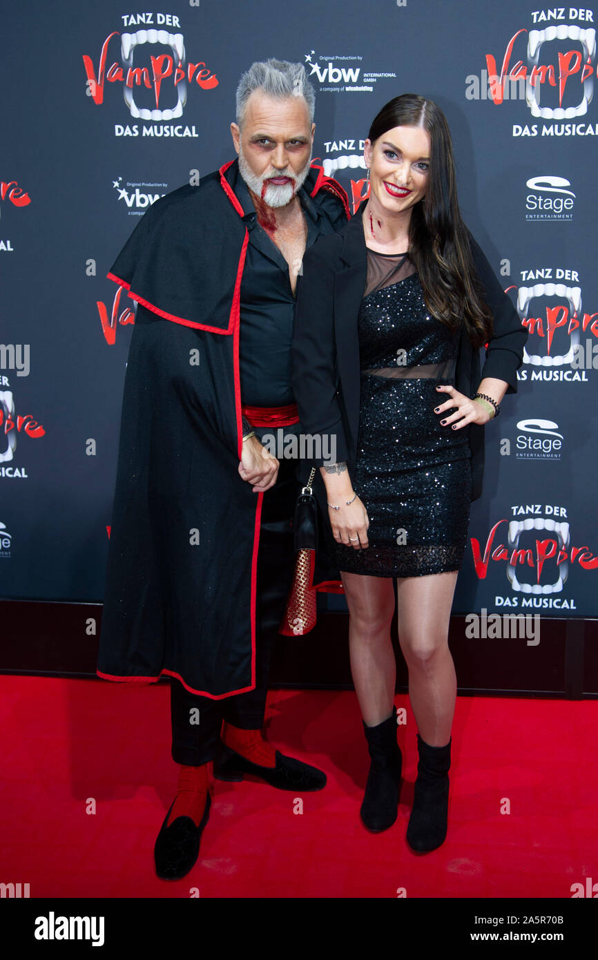 Froonck MATTHEE, Weddingplanner, Alyssa DRICHEL, Singer, Red Carpet ...