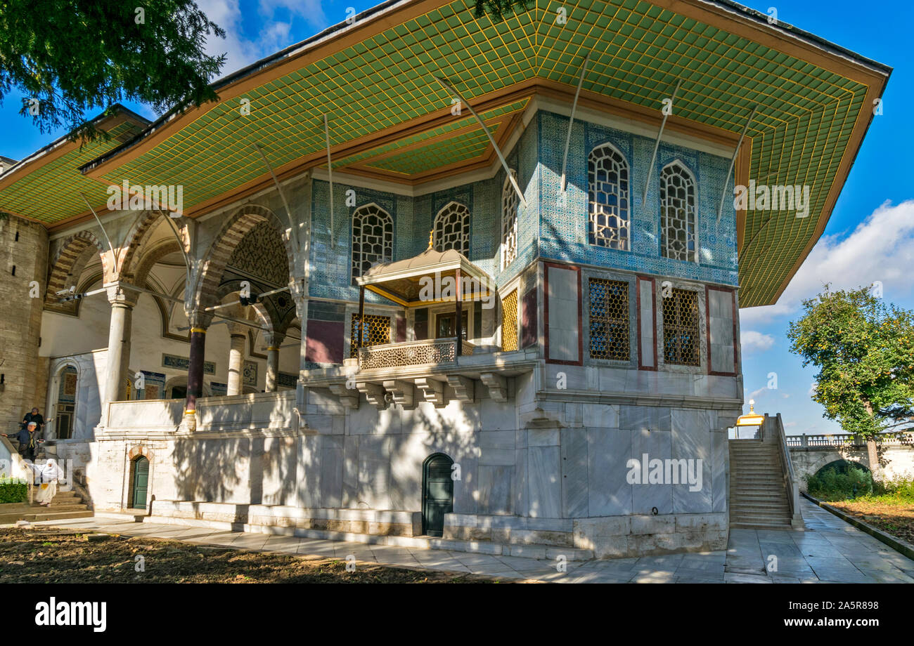 Topkapi palace buildings hi-res stock photography and images - Alamy