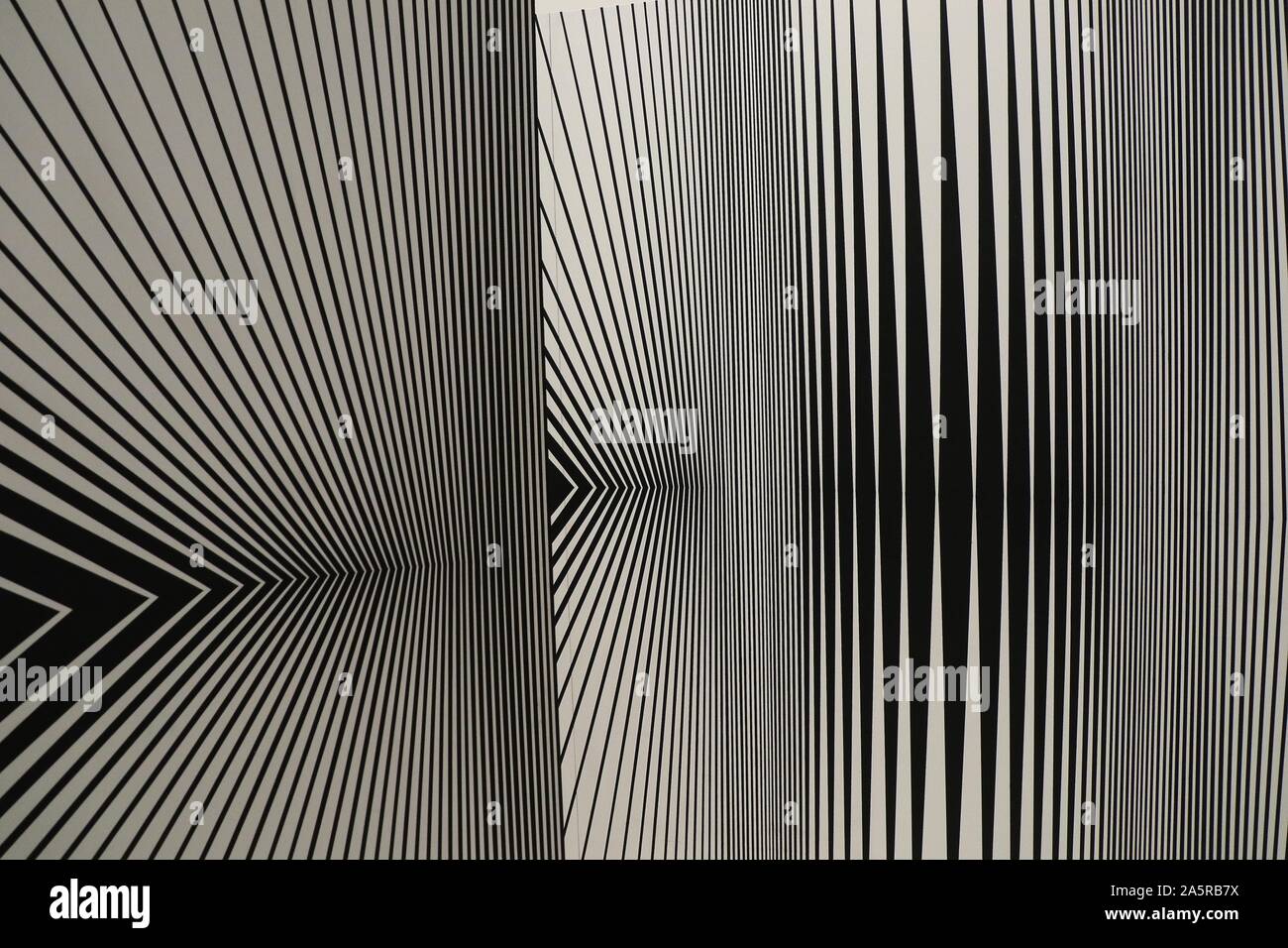 Bridget riley blaze 1 hi-res stock photography and images - Alamy
