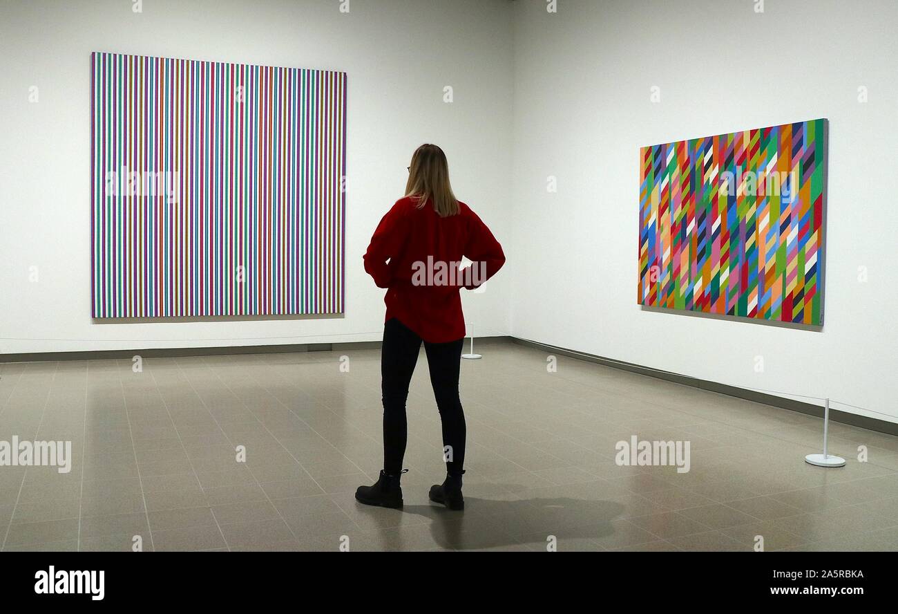 Bridget riley high sky hi-res stock photography and images - Alamy