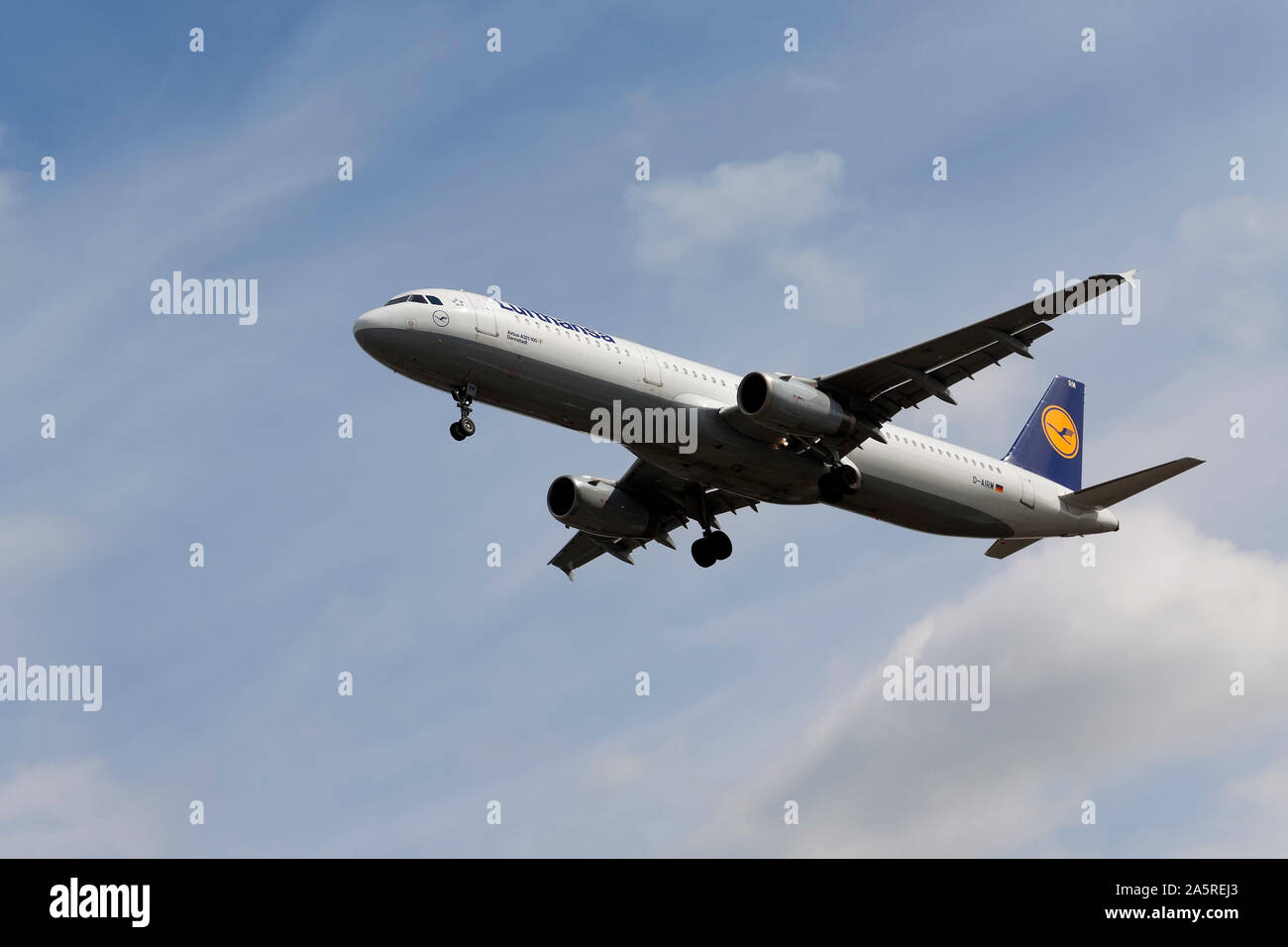 Airbus a321 plane german hi-res stock photography and images - Alamy