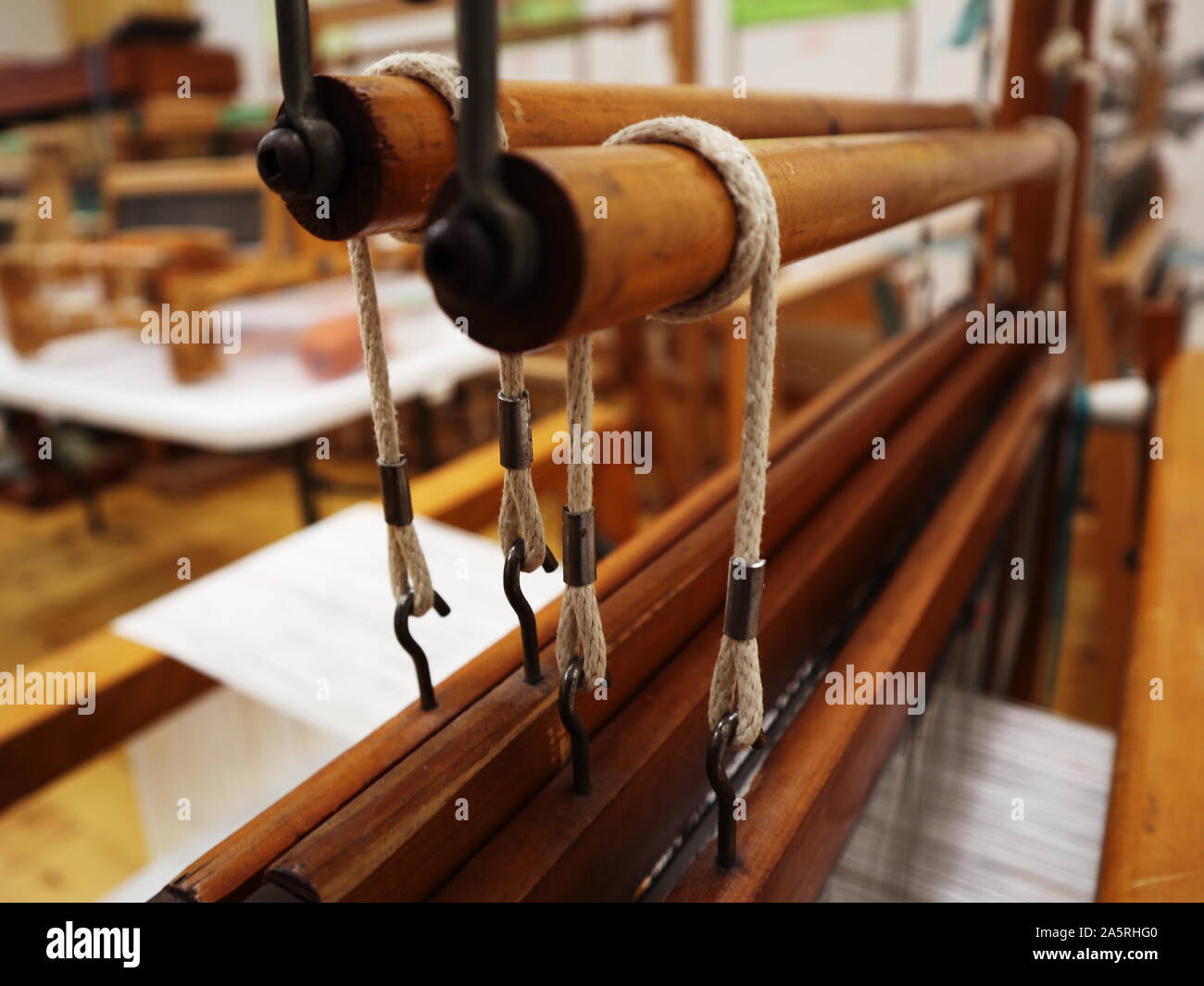 Four harness loom hi-res stock photography and images - Alamy