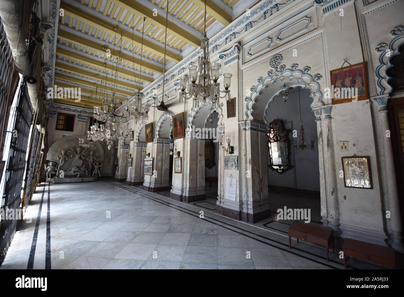 Sovabazar raj bari durga idol hi-res stock photography and images - Alamy