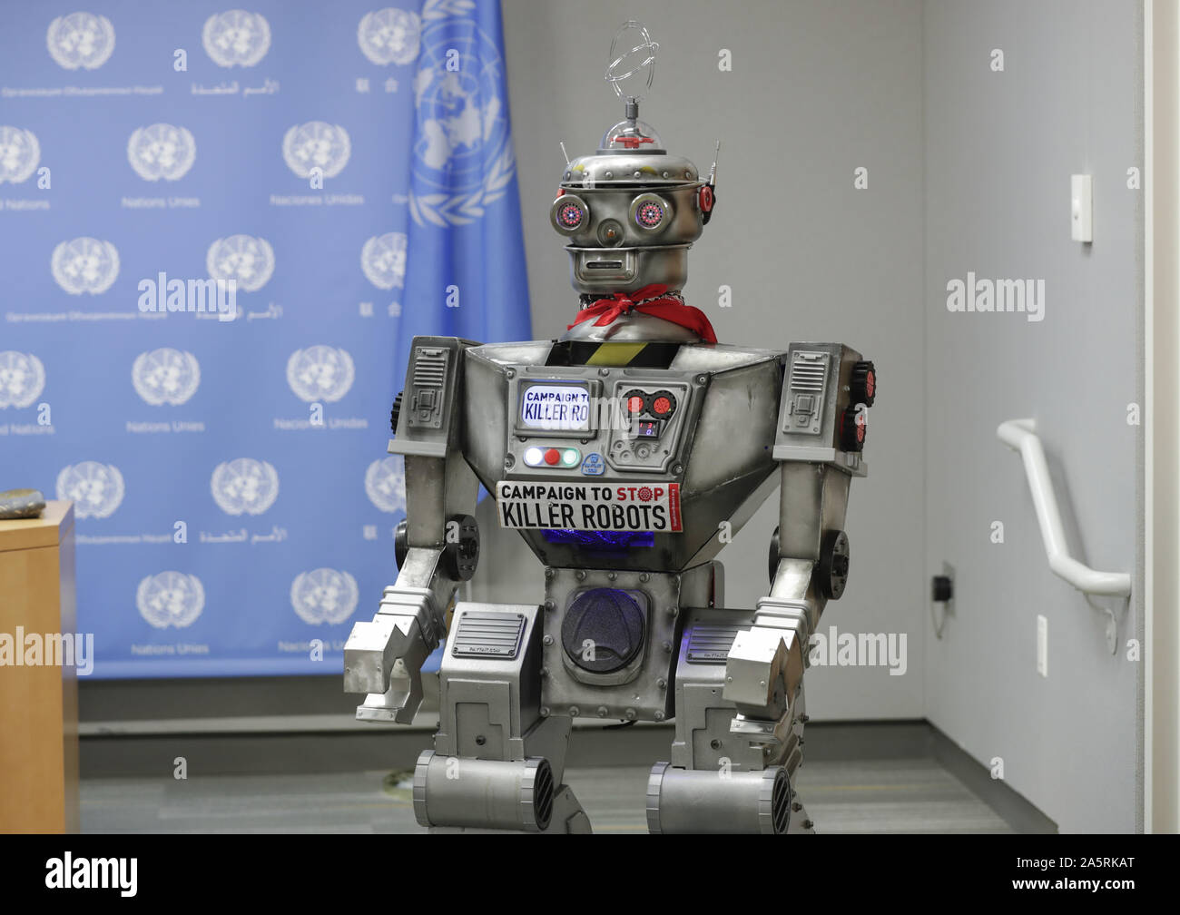Killer robot hi-res stock photography and images - Alamy